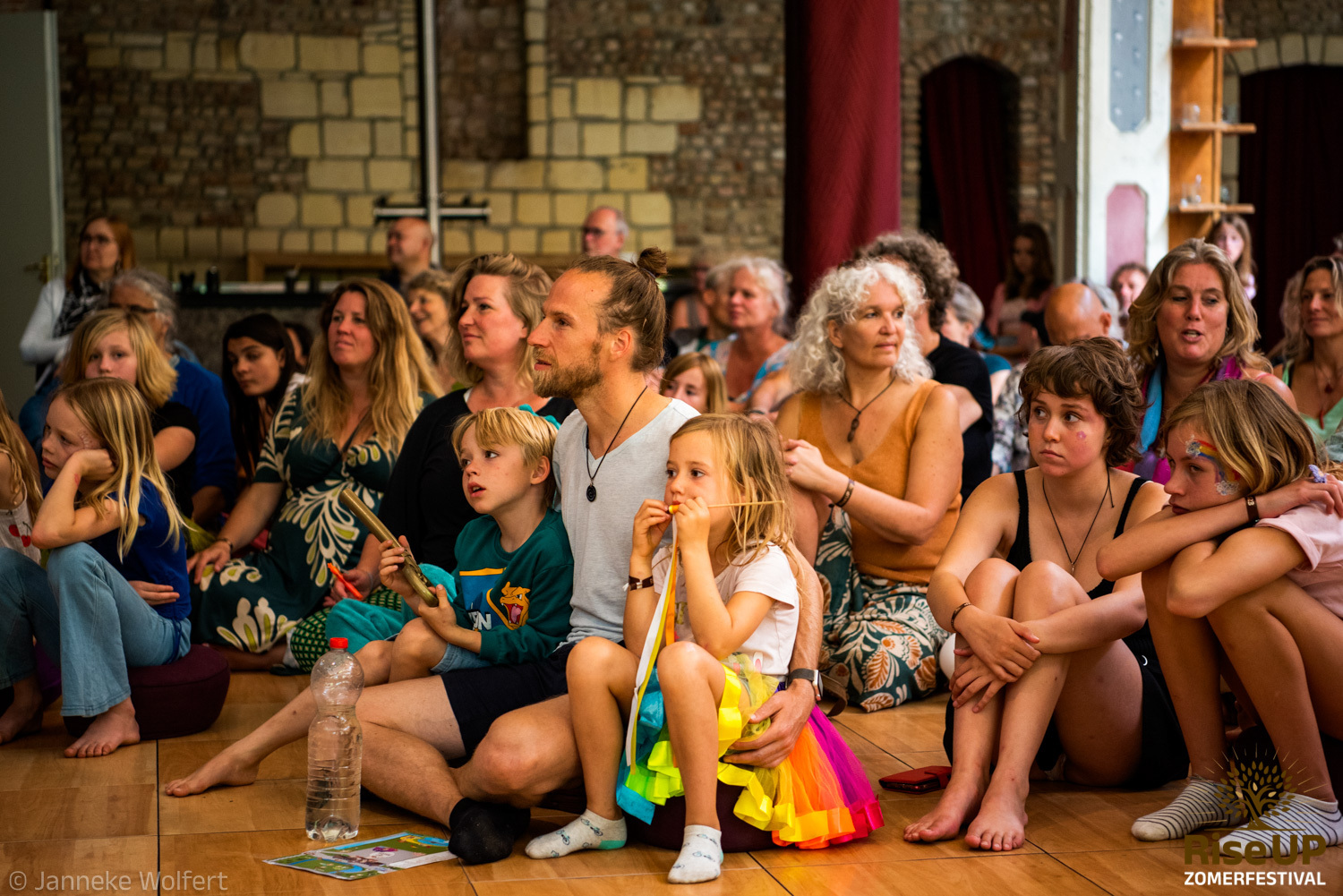 Een Kijkje achter de Schermen bij RiseUP: Een Interview met de Organisatoren - Hipsy Blog