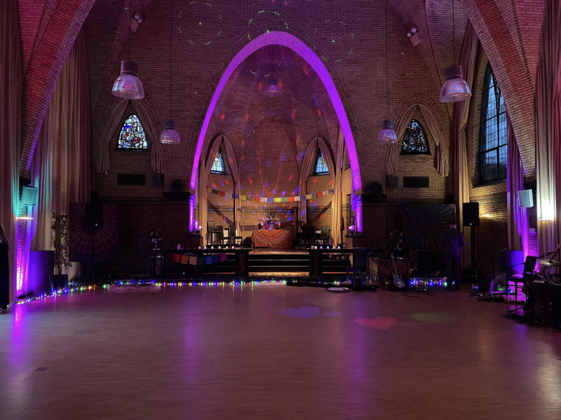 Ecstatic Dance Den Bosch in de kapel met Dj Hazelgurner - Hipsy