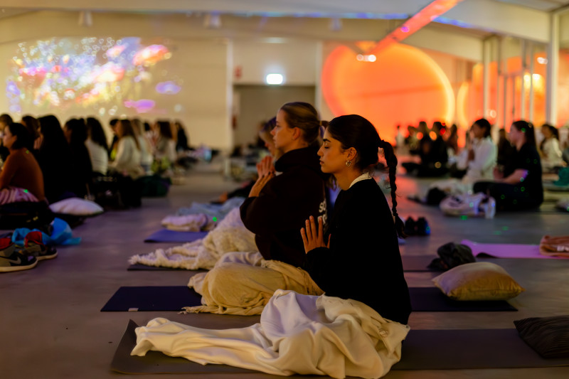 Rooftop Yoga & Sound Bath + Matcha @Groot Handelsgebouw Rotterdam - Hipsy