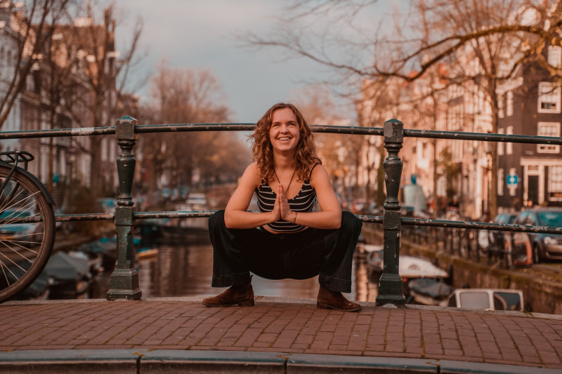 Yoga with Eva - Sweetness in Surrender - Hipsy