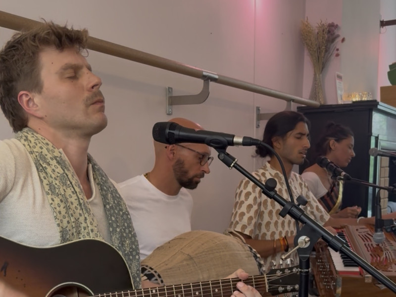 Divine Kirtan Rotterdam - Mantra Chanting & Singing - Hipsy