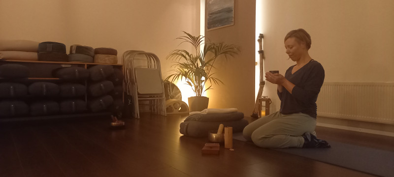 Valentijnseditie Relax, Reset and Restore- Restorative Yoga-Yoga nidra - Hipsy