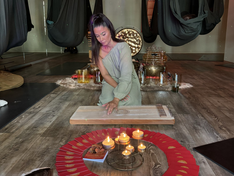 Floating Soundbath - Remembering the Womb - Hipsy