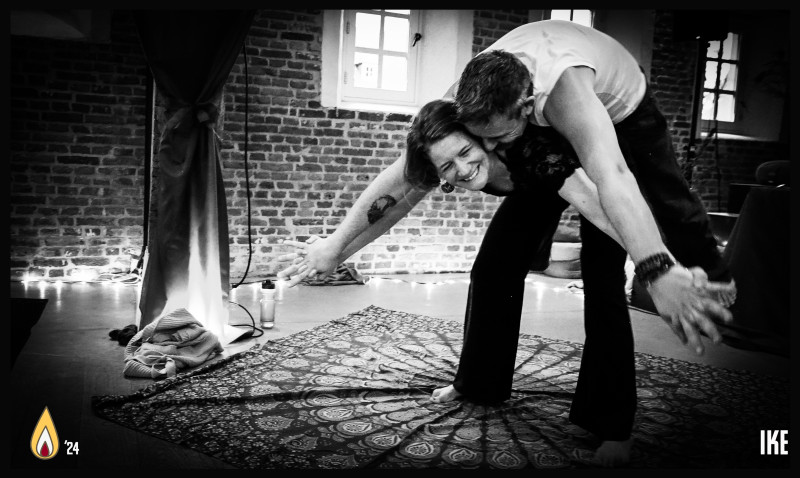 Contact Improvisatie & Ritual Dance - Hipsy