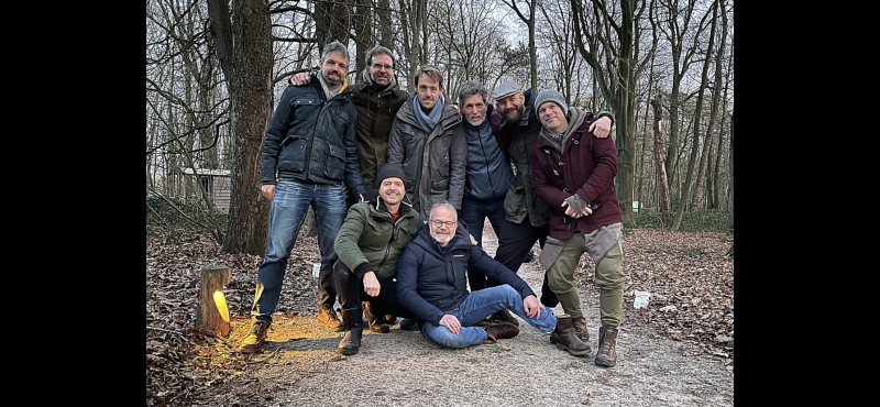 Mannen-vuur-cirkel op de Hoorneboeg - Hipsy