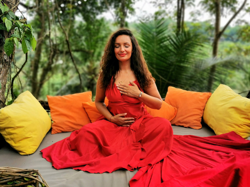 Womb healing ceremony with cacao & kundalini awakening frequency - Hipsy