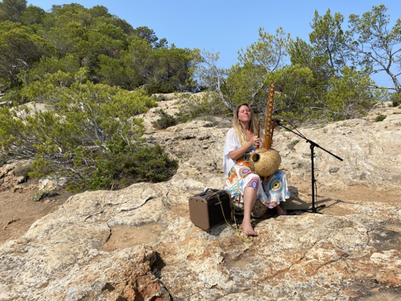 Medicine Music door Dymphi Peeters - Hipsy