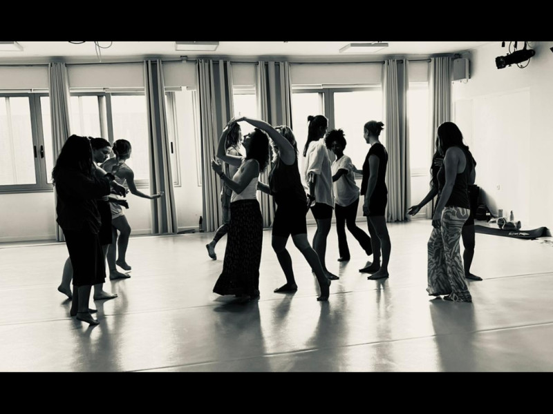 Contact beyond contact Brussels - Hipsy