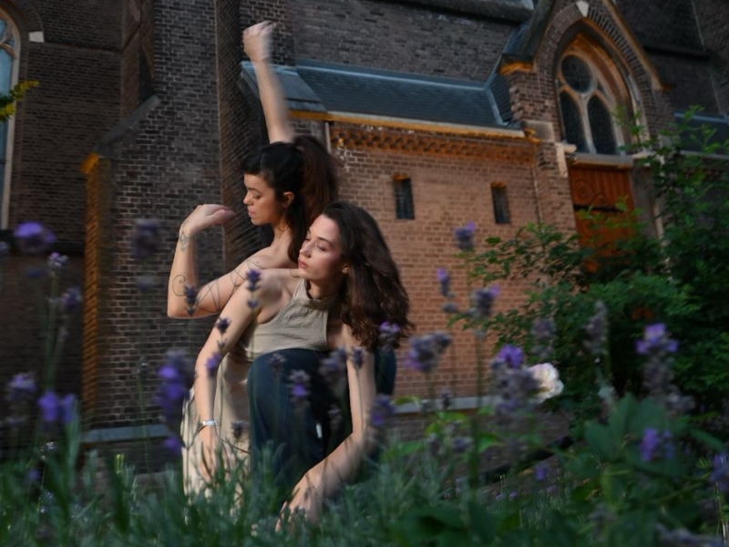 CI Den Haag - Fall connect to the ground - Anastasia Bezruchko - Hipsy