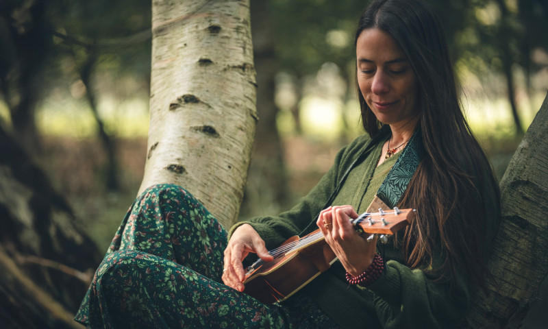 Singing Circle - Hipsy