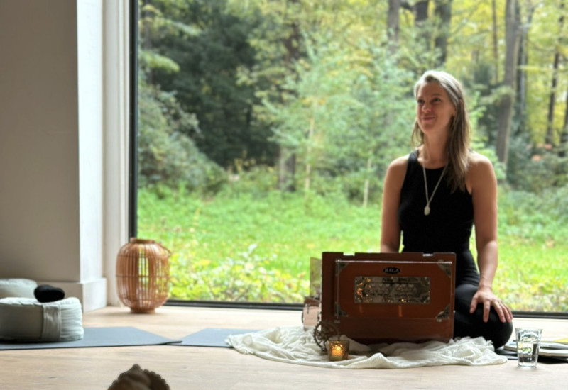 Singing Circle - Hipsy