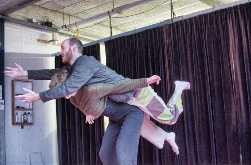 Contact improvisation classes: Spine & the back (4 classes) - Hipsy