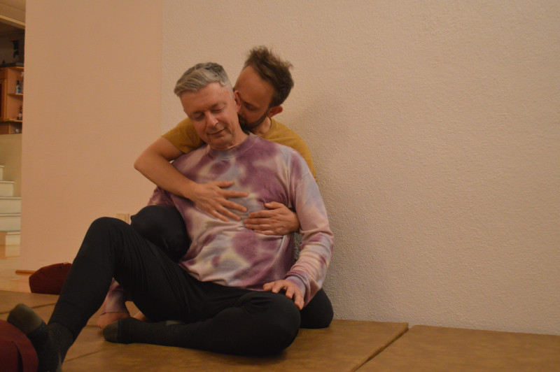 Exploring eroticism through rest, movement and touch - Hipsy