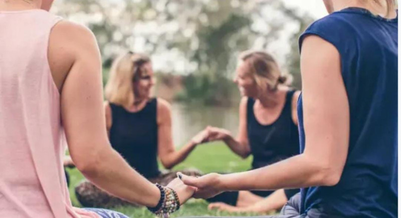 Conscious Touch – Embracing Connection and Boundaries - Hipsy