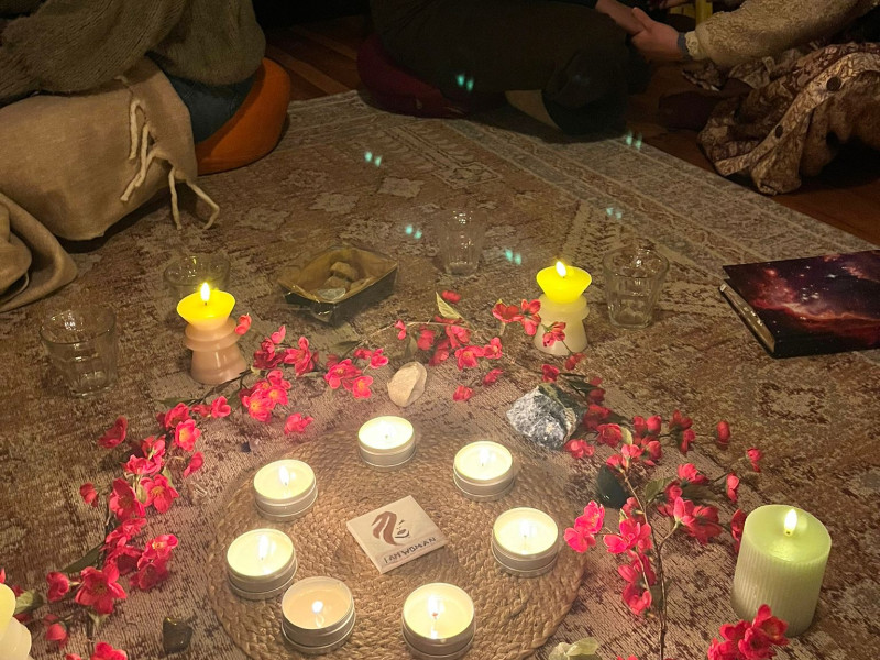 Women Circle: Embodying Heartistry: Awakening the Heartist Within - Hipsy