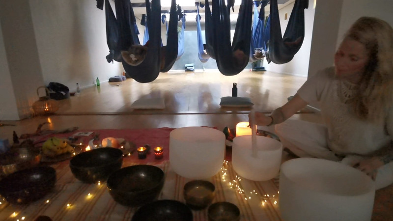 Klankbad in een hangmat. 🌀 "In Balans" - Hipsy