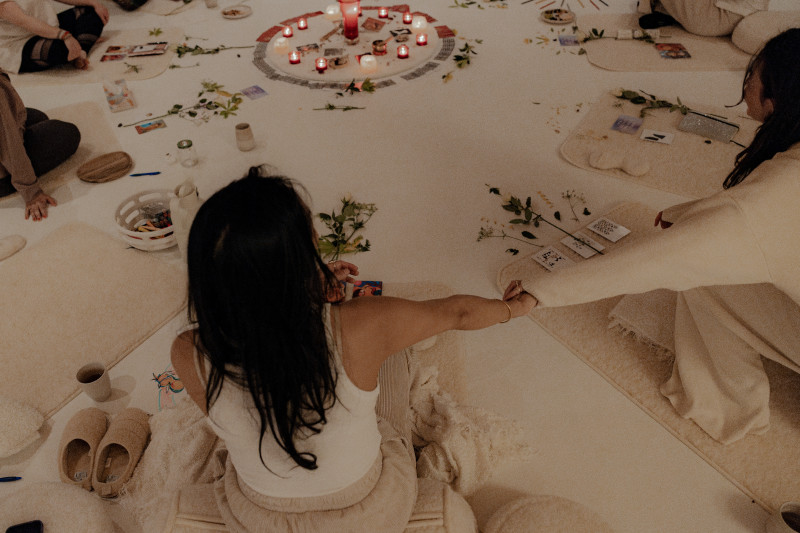 hoyi | space for connection - Hipsy