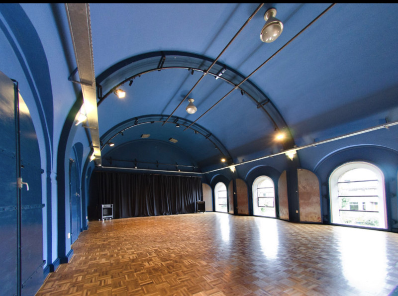 Andrea Hoexum - Hipsy