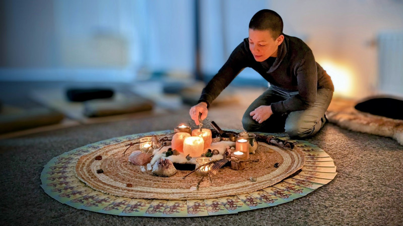 Coach Bobbie - Hipsy