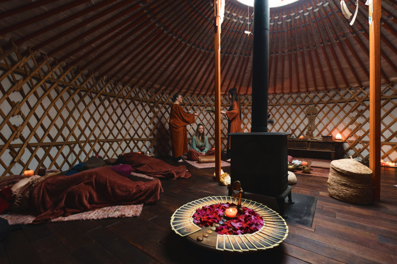 Zweefteverij x Yurt Banha - Hipsy