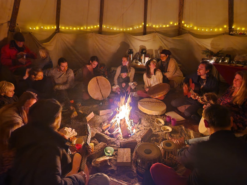 Cosmic Earth Connection - Hipsy