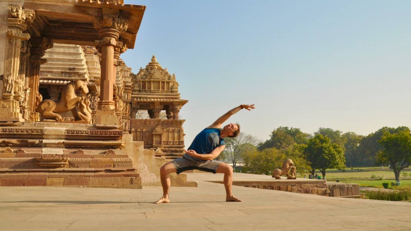 The Art of Flow | Yoga Simon - Hipsy