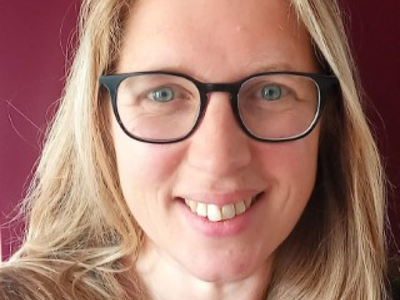 Anna Coach & Reiki | Spelende vrouw - Hipsy