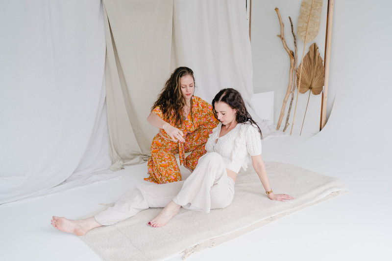 Suzanne Harmes 𖥸 spaceholding, THE CONSCIOUS DATE NIGHT - Hipsy