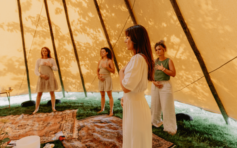 The Feminine Flow Project - Hipsy